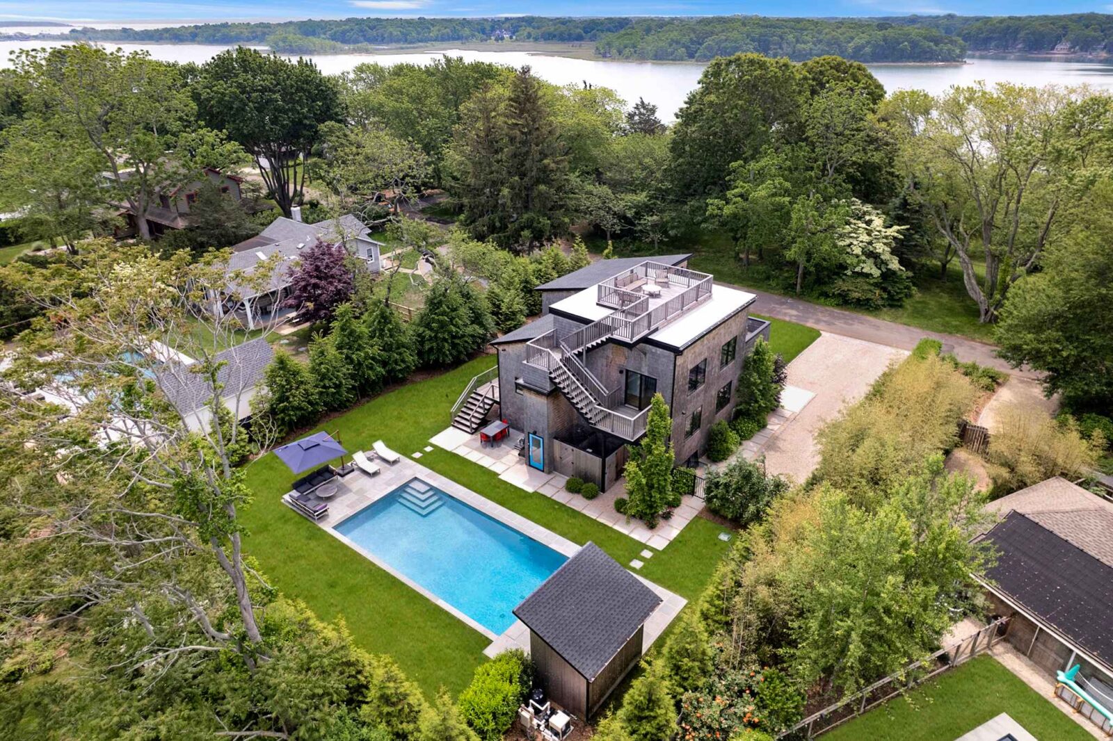 Sunset Perch: Private Pool, Rooftop Deck - Luxury Beach Getaway